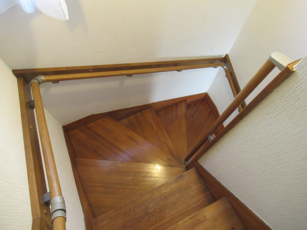 段差20㎝！？ 安全なトイレ空間づくり | YELLHOUSE