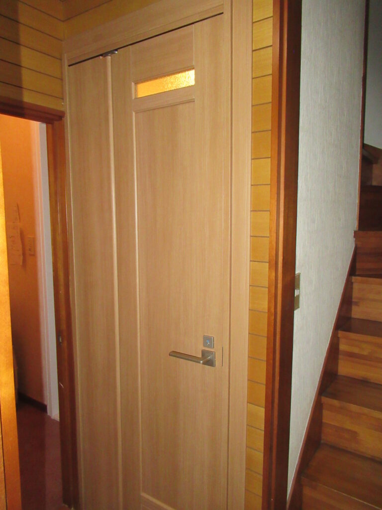 段差20㎝！？ 安全なトイレ空間づくり | YELLHOUSE