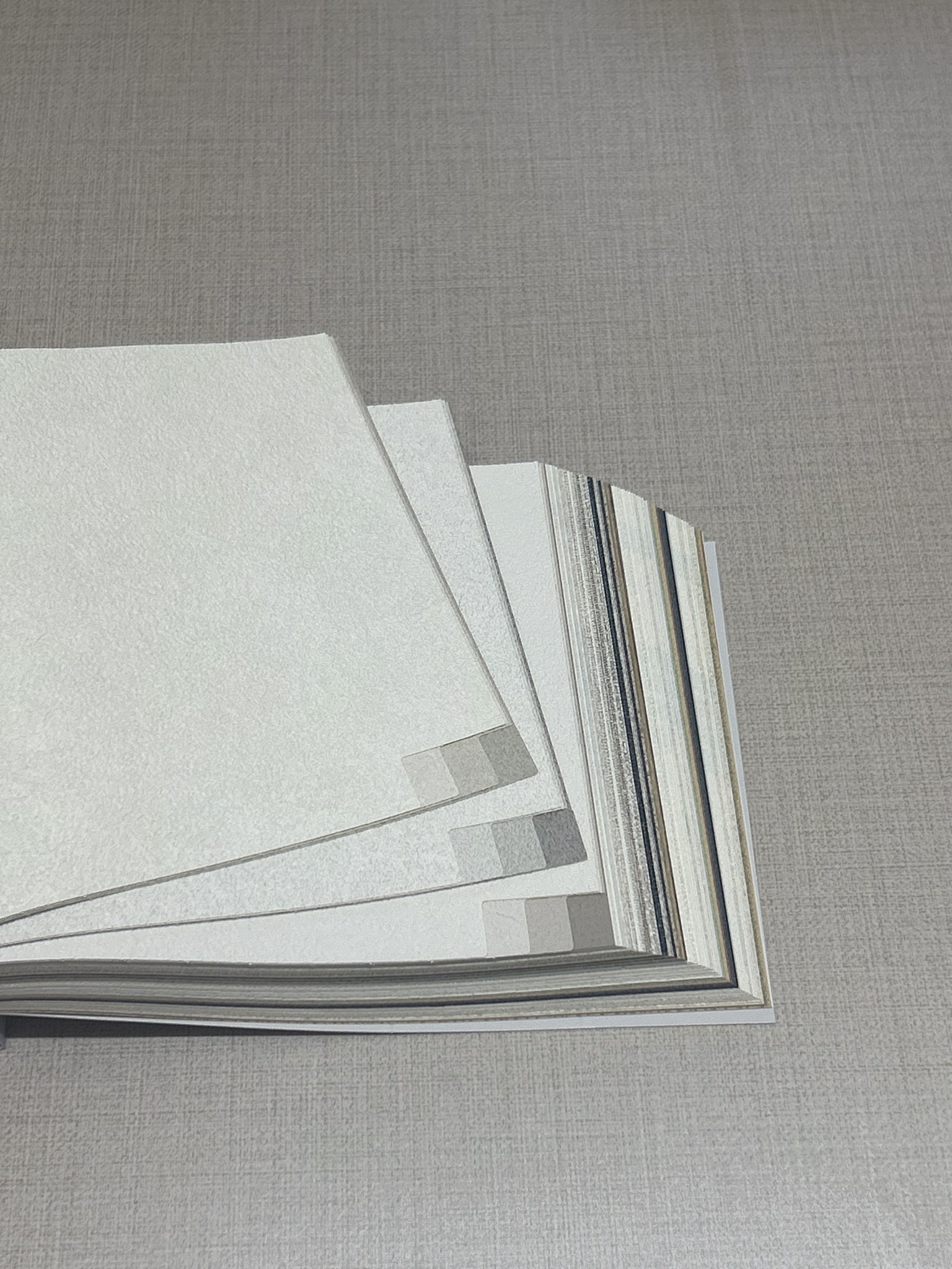 サンゲツの壁紙見本帳“SP”が新しくなりました | YELLHOUSE